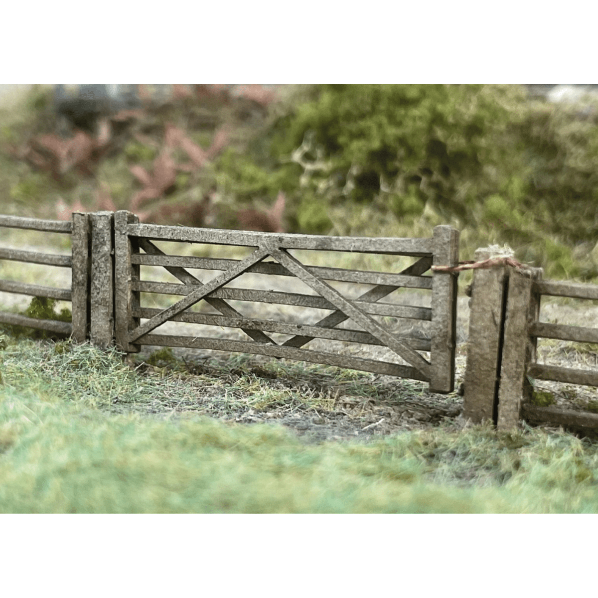 Scale Model Scenery Five Bar Gates (x3) - OO/HO Gauge Kit - Phillips ...